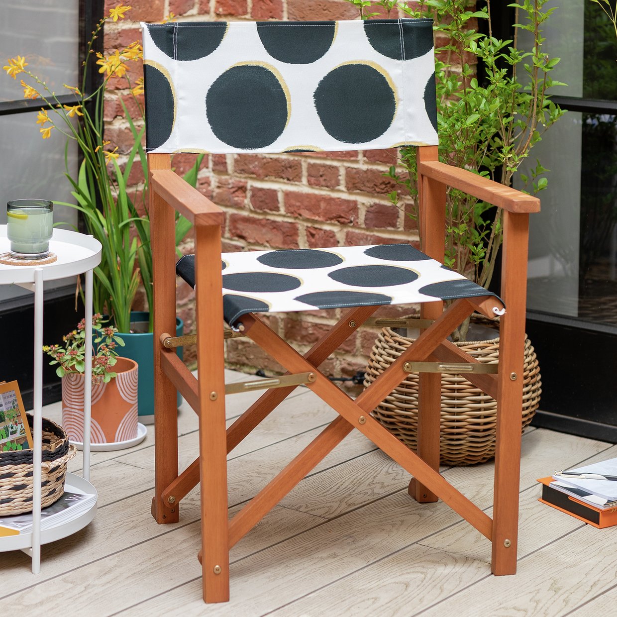 Habitat Folding Wooden Garden Director Chair - Black & White – GED Outlet