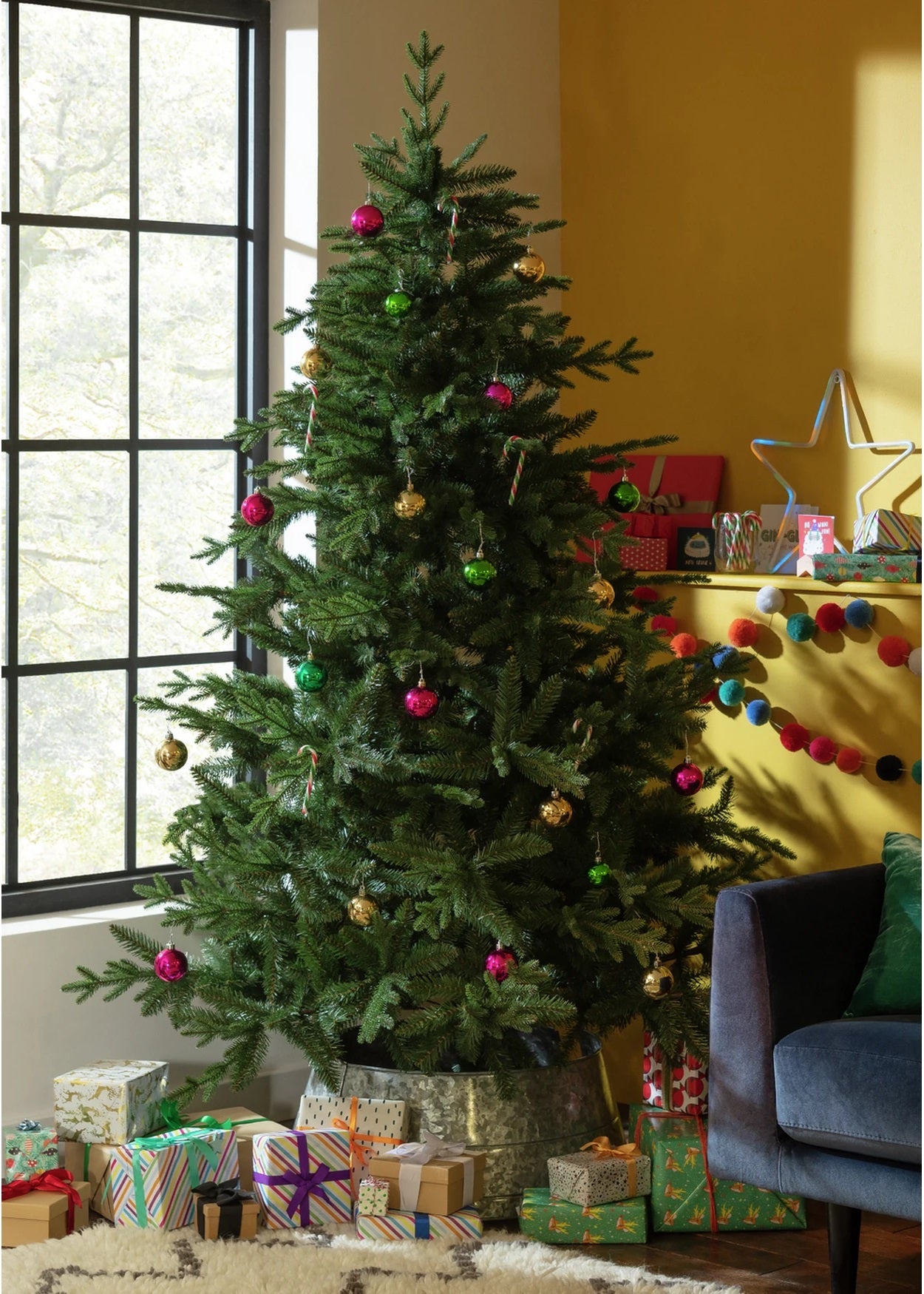 Habitat 7ft Mixed Tip Natural Look Christmas Tree - Green – GED Outlet